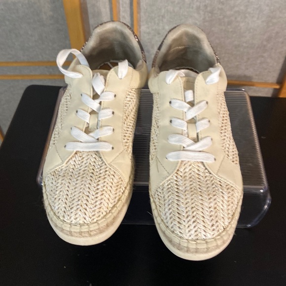 Universal Thread | Shoes | Universal Thread Sneaker | Poshmark